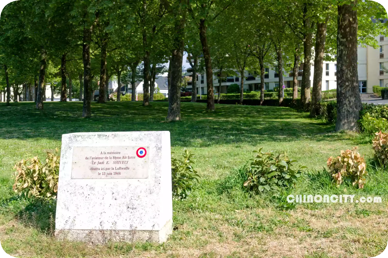 Jack E. Shively Memorial Stone - Chinon, Visite, Tourisme et Histoire